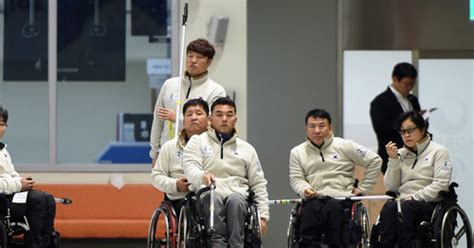훈련하는 장애인 컬링 국가대표