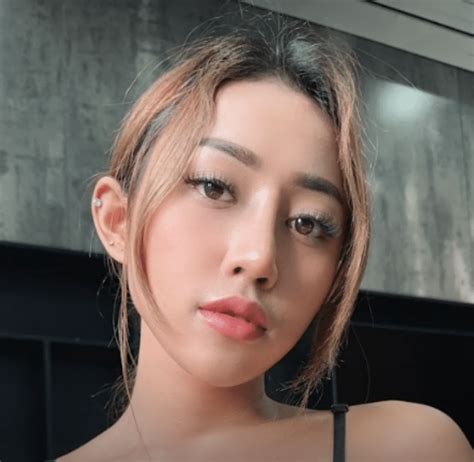 10 Sexy Onlyfans Models Celebsmags