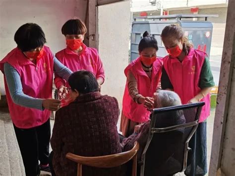巾帼红 沉下去扑上去——全市“一格一姐”助力守好疫情防控家庭防线（四）澎湃号·政务澎湃新闻 The Paper