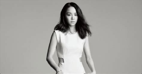 신혜선 화보 고혹적인 드레스 자태 아이가 다섯 연태 맞아