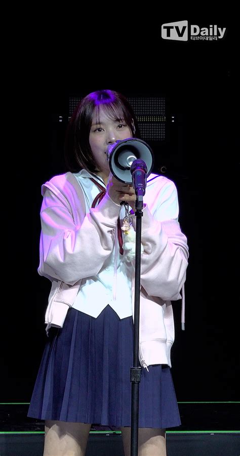 Qwer 신곡 고민중독 무대 퍼포먼스 미쵸따📣 큐더블유이알 쵸단 마젠타 히나 시연 Shorts 다음 루프