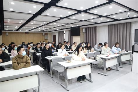 砥砺前行迎新年——研究生党总支组织师生分享座谈会 研究生处 西安医学院