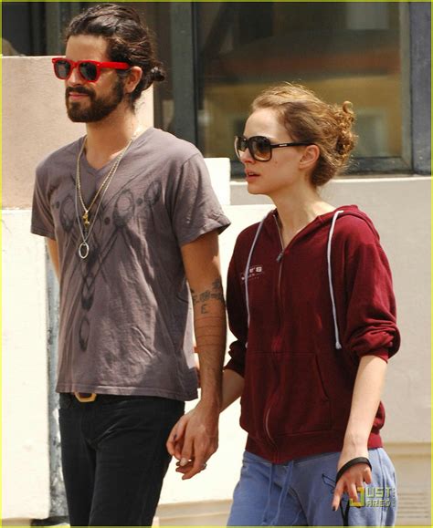 Natalie Portman And Devendra Banhart Caught Kissing In Cannes Photo