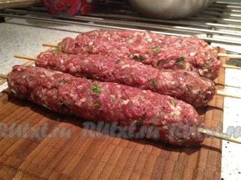 Люля кебаб с запеченным картофелем и маринованным луком 10 фото в рецепте