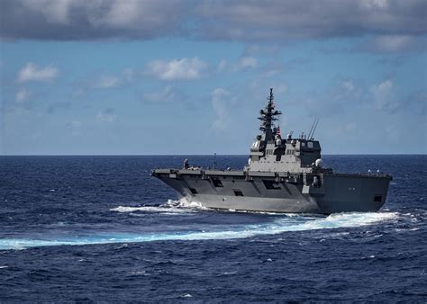 Js Ise Makes A Hard Turn To Port 4829 X 3449 Warshipporn