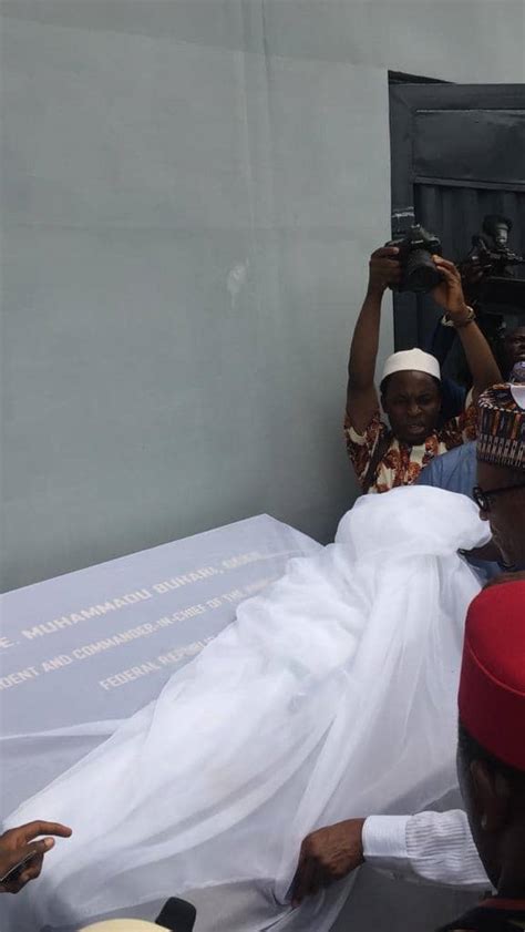 President Buhari Fulfils His Promise To Igbo Traders In Aba Photos