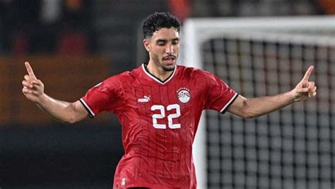 ليفربول مهتم بالتعاقد معه عمر مرموش اللعب مع صلاح شرف كبير