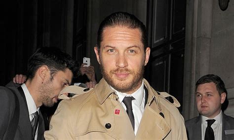 This Tom Hardy Lookalike Confused The Hell Out Of A British Seaside