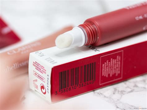 Clarins Velvet Lip Perfector - The Beauty and the Blonde