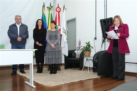 Novos diretores das unidades municipais de educação de Lages tomam