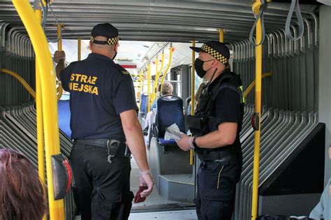 Cztery Dni 150 Rozdanych Maseczek W Autobusach WKielcach Info
