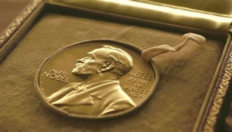 Нобелівську премію з фізики отримали за експерименти із заплутаними