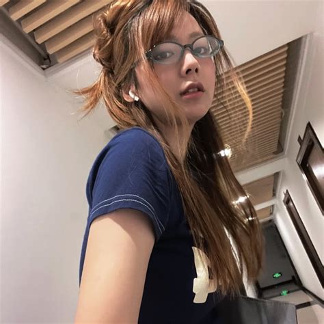 Y2k辣妹日韩复古小椭圆渐变绿眼镜框个性动漫凹造型平光镜女潮拍 阿里巴巴