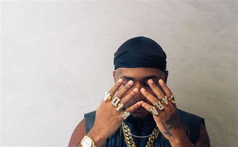 Ônibus Do Rapper Orochi é Atingido Por Tiros A Caminho De Show