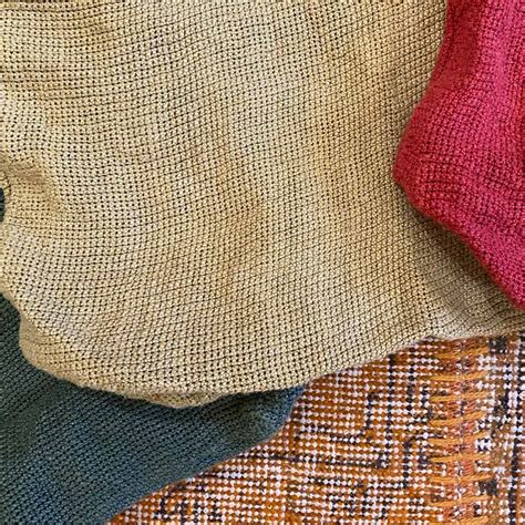 Red Nomade Tote Bag Detail
