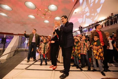 El Dictador Nicolás Maduro Adelantó La Navidad En Venezuela Infobae