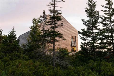 Contemporary Reinterpretation Of The New England Connected Farmhouse