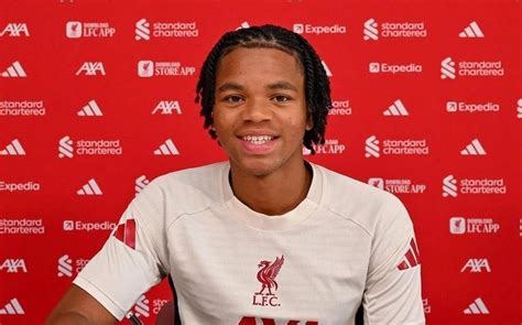 رسمی؛‌ پدیده لیورپول تا 2028 تمدید کرد طرفداری