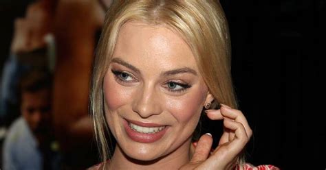 Why Did Margot Robbie Film Wolf Of Wall Street Naked Hawkesbury