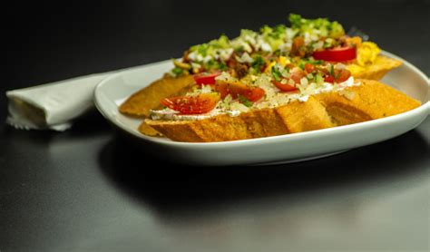 전통 스페인 타파스 점심 테이블 미니 샌드위치 음식 세트 맛 있는 간식 전채 0명에 대한 스톡 사진 및 기타 이미지 0명