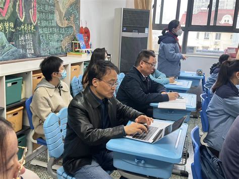 区教育局副局长余维永调研我校教学工作