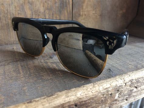 Wayfarer Style Sunglasses W Mirrored Lenses Boardwalk Vintage