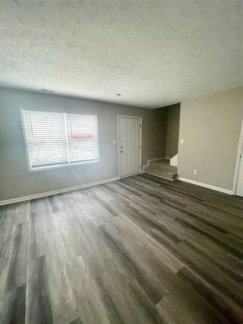Modern Beautifully Renovated Townhome Windy Hill Cir
