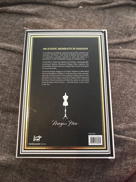 The Dress 100 Iconic Moments In Fashion Book In B61 Bromsgrove Für 500