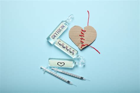사랑에 대 한 옥 하 시 화학 토 복합 수식 사용 하 여 앰 풀입니다 실의 0명에 대한 스톡 사진 및 기타 이미지 0명