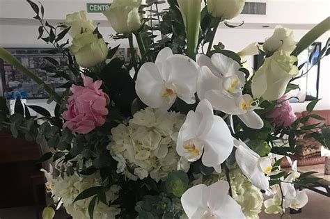Taylor Swift Sent A Handwritten Note And Flowers To A Fan Who Graduated