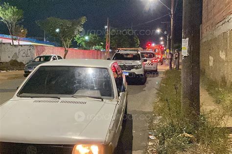 Motorista tenta fugir após atropelar pedestre e acaba detido pela PM em