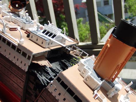 TitanicSplitsBuild3 RapidNadion Scale Model Video