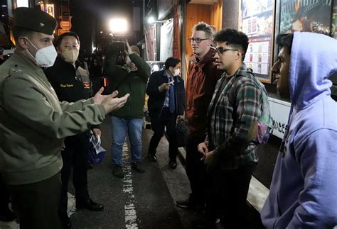 米軍岩国基地司令官や市長らが合同パトロール 基地周辺や繁華街で防犯呼びかけ47news（よんななニュース）：47都道府県52参加新聞社と共同