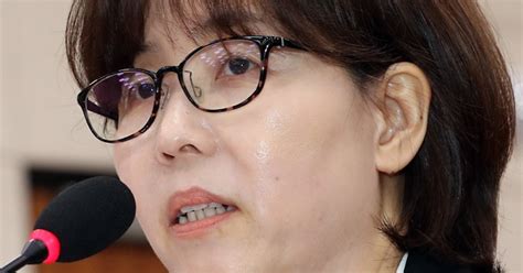한국당 주식 법관 이미선 사퇴하고 본업인 증권가로 돌아가라
