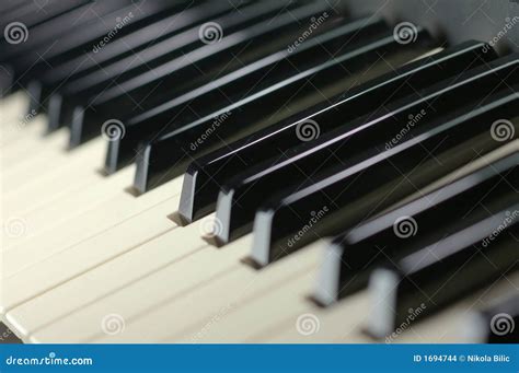 Claves Del Piano Foto De Archivo Imagen De Conceptos 1694744