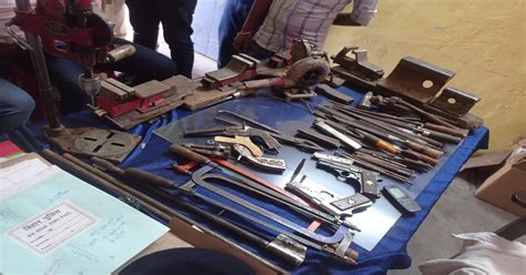 Bihar News मुंगेर पुलिस और Stf की टीम बड़ी कार्रवाई मिनी गन फैक्ट्री