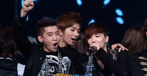 포토엔 브라이언 이홍기 1위 기쁨을 함께