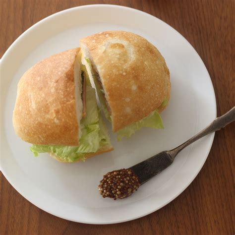 미스달스튜디오 주방꾸미기 홈인테리어 원플레이트 플레이팅 ⠀ 꾸준히 인기 있는 카네수즈 카네수즈의 플레노 시리즈의 원형접시는 흔하지 않아 더 매력있어요