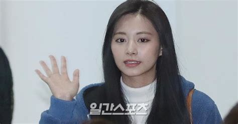 포토 트와이스 쯔위 상큼한 손인사