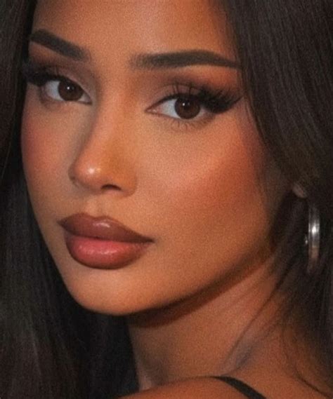 Here Are Some Lovely Spring Makeup Looks That Radiate Feminine Energy