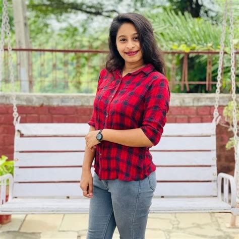 shrashti jain🖤 shrashti jn threads say more