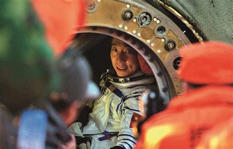 为何杨利伟上太空时要带一把手枪苏联航天员的经历让人警醒 6park