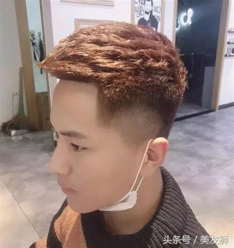 夏天男生最喜愛的「潮男」髮型，簡約，經典，男人味十足！ 每日頭條