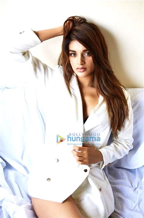 Nidhhi Agerwal Photos Images Hd Wallpapers Nidhhi Agerwal Hd Images