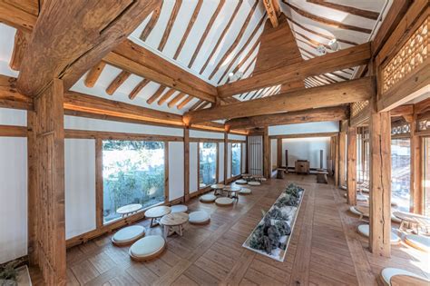 100년 한옥 스타벅스 ‘대구종로고택점 오픈 Korea It Times