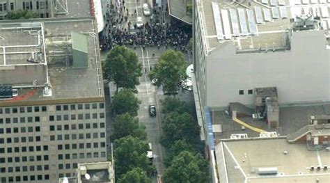 One Dead Two Injured In Stabbing On Melbourne Street World News