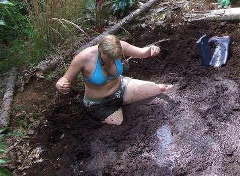 Do you like chubby girls in quicksand? : r/quicksand