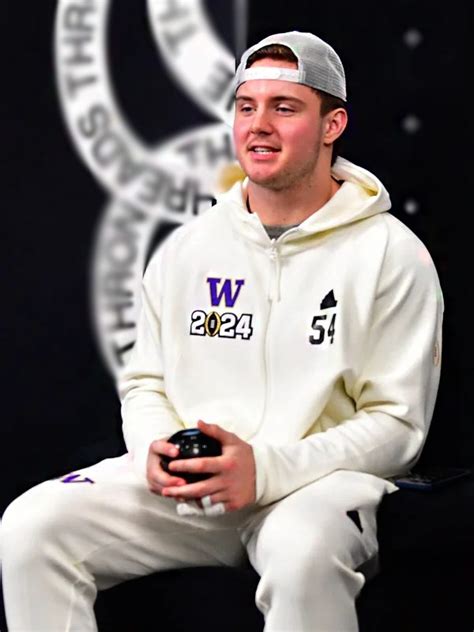 Washington Huskies 2024 White Zip Up Hoodie Hit Jacket