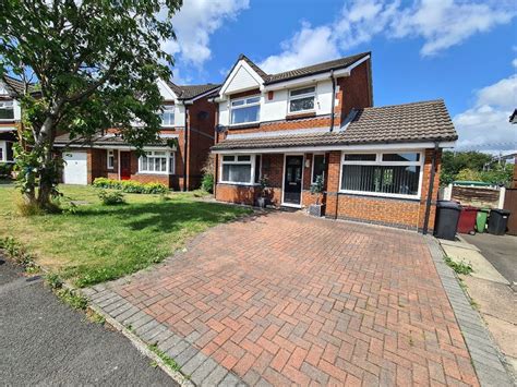 3 Bed Detached House For Sale In Brentwood Drive Farnworth Bolton Bl4