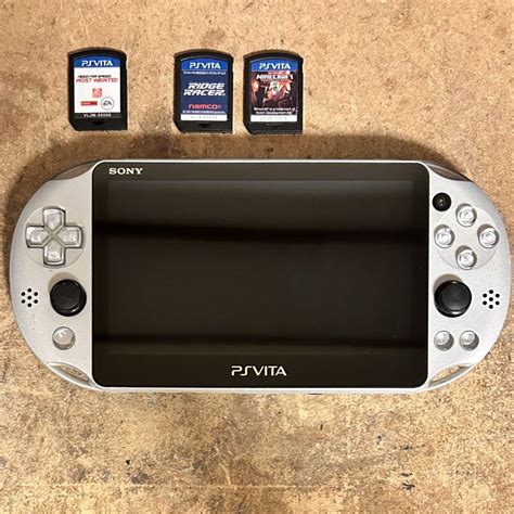【中古】psvita シルバー Pch2000 メルカリ
